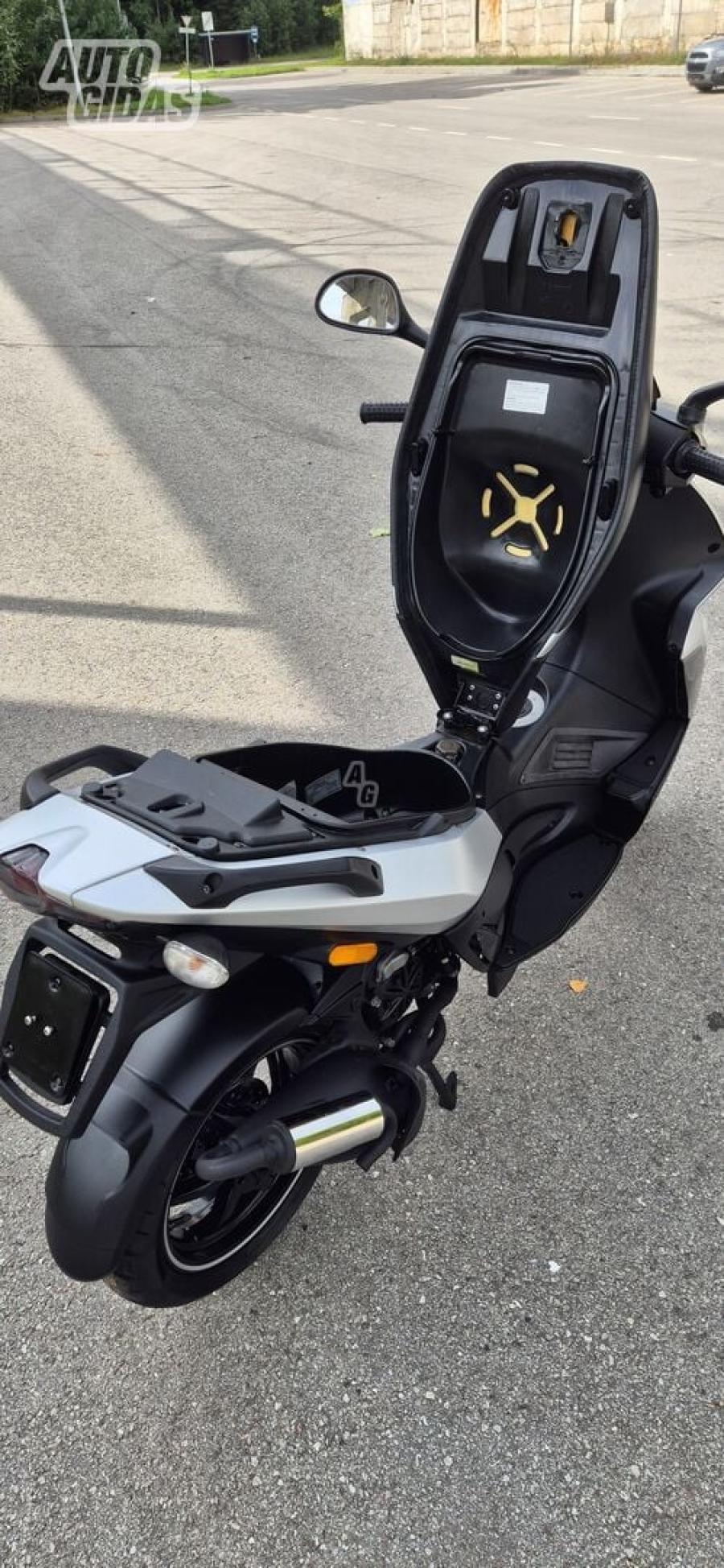 Pelēks Gilera Runner 2017 Jurbarkas, ar dzinēja tilpumu 0.05 L un nobraukumu 12 tūkst. km par 2100 €, foto 9 vietnē AUTOMOTO.COM.LV