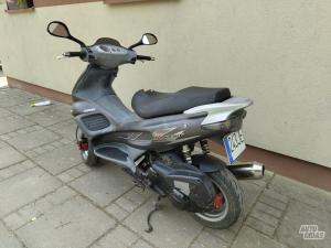 Gilera Runner 2004 Klaipėda, ar dzinēja tilpumu 0.12 L un nobraukumu 12 tūkst. km par 1100 €, foto 3 vietnē AUTOMOTO.COM.LV