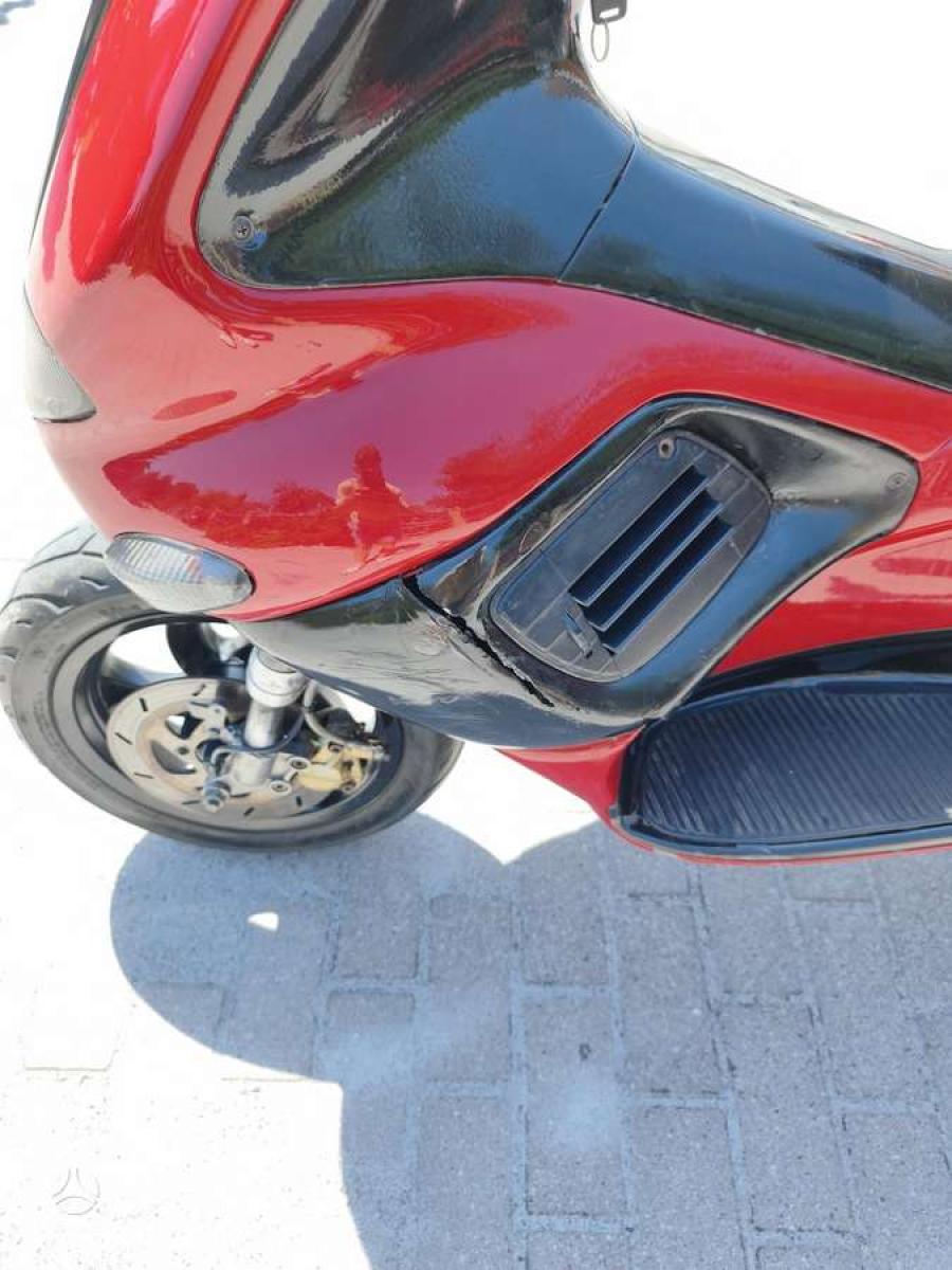 Gilera Runner 2004 Klaipėda, ar dzinēja tilpumu 0.13 L un nobraukumu 1 tūkst. km par 1100 €, foto 13 vietnē AUTOMOTO.COM.LV