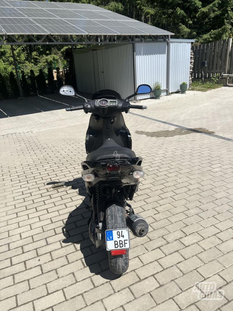 Gilera Runner 2006 Viļņa, ar dzinēja tilpumu 0.00 L un nobraukumu 0 tūkst. km par 1150 €, foto 4 vietnē AUTOMOTO.COM.LV