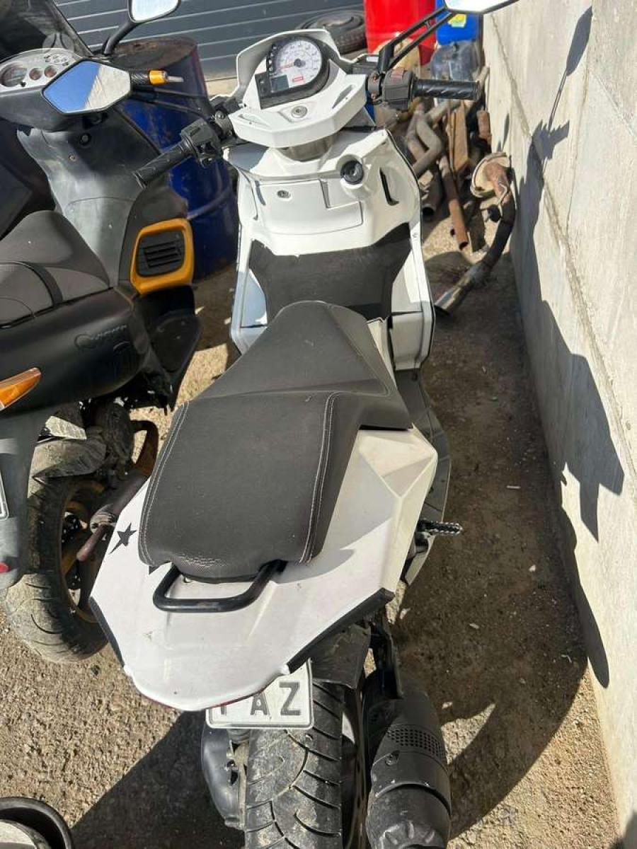 Gilera Runner 2007 Kauņa, ar dzinēja tilpumu 49.00 L un nobraukumu 5 tūkst. km par 950 €, foto 3 vietnē AUTOMOTO.COM.LV