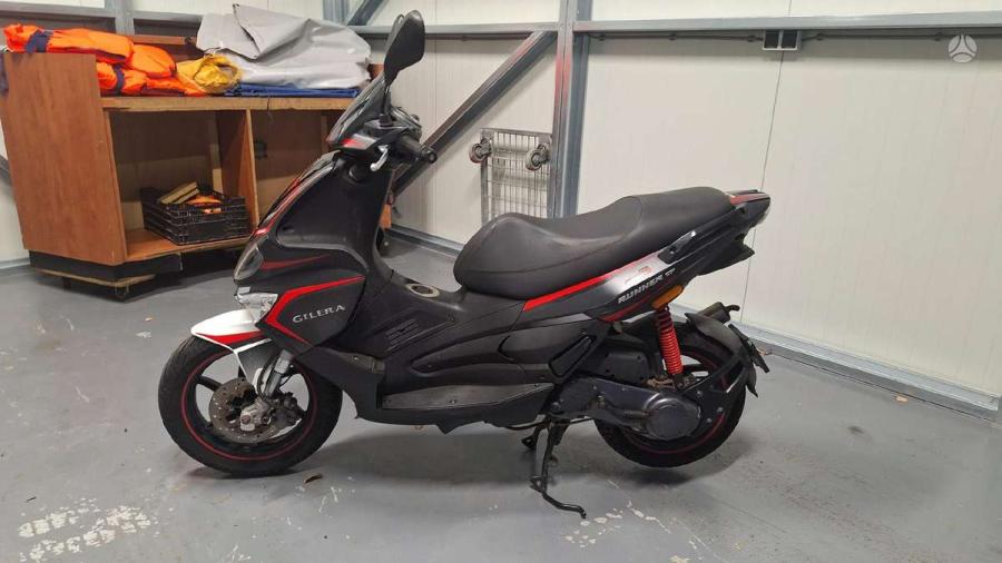 Gilera Runner 2009 в Каунас, объемом двигателя 49.00 л и пробегом 3 тыс. км за 1000 €, фото 4 на AUTOMOTO.COM.LV