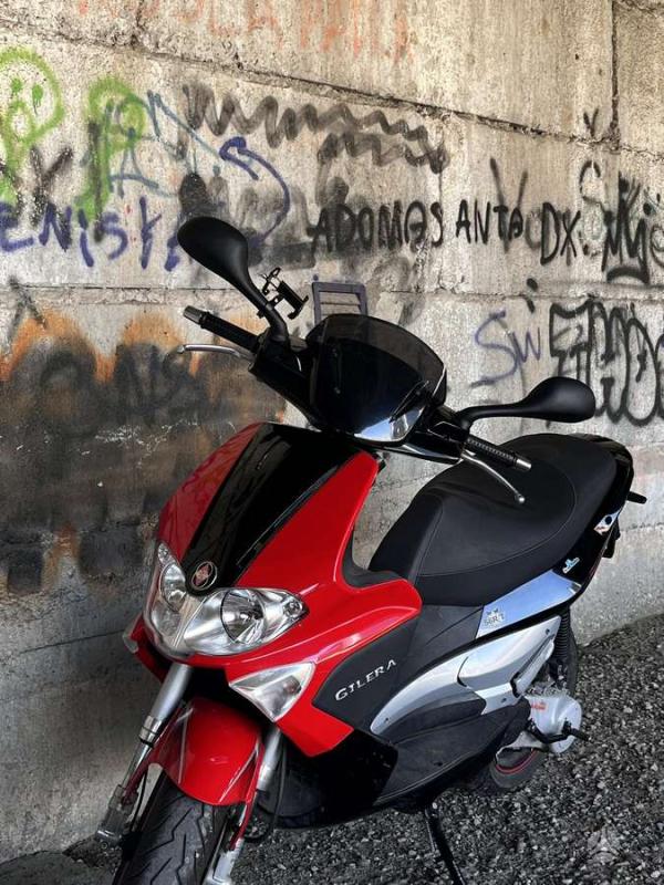 Gilera Runner 2009 in Kaunas, with an engine capacity of 50.00 L and mileage of 22 thousand km for 1499 €, photo 2 on AUTOMOTO.COM.LV