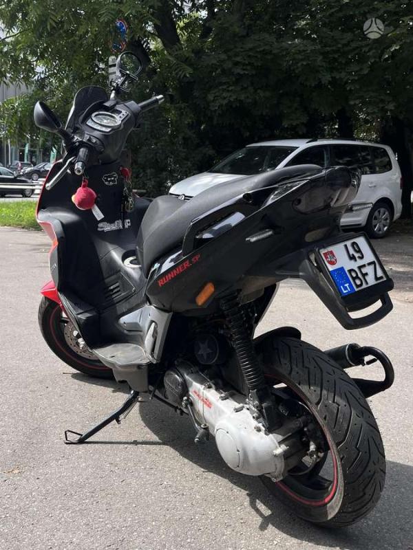 Gilera Runner 2009 in Kaunas, with an engine capacity of 50.00 L and mileage of 22 thousand km for 1499 €, photo 6 on AUTOMOTO.COM.LV