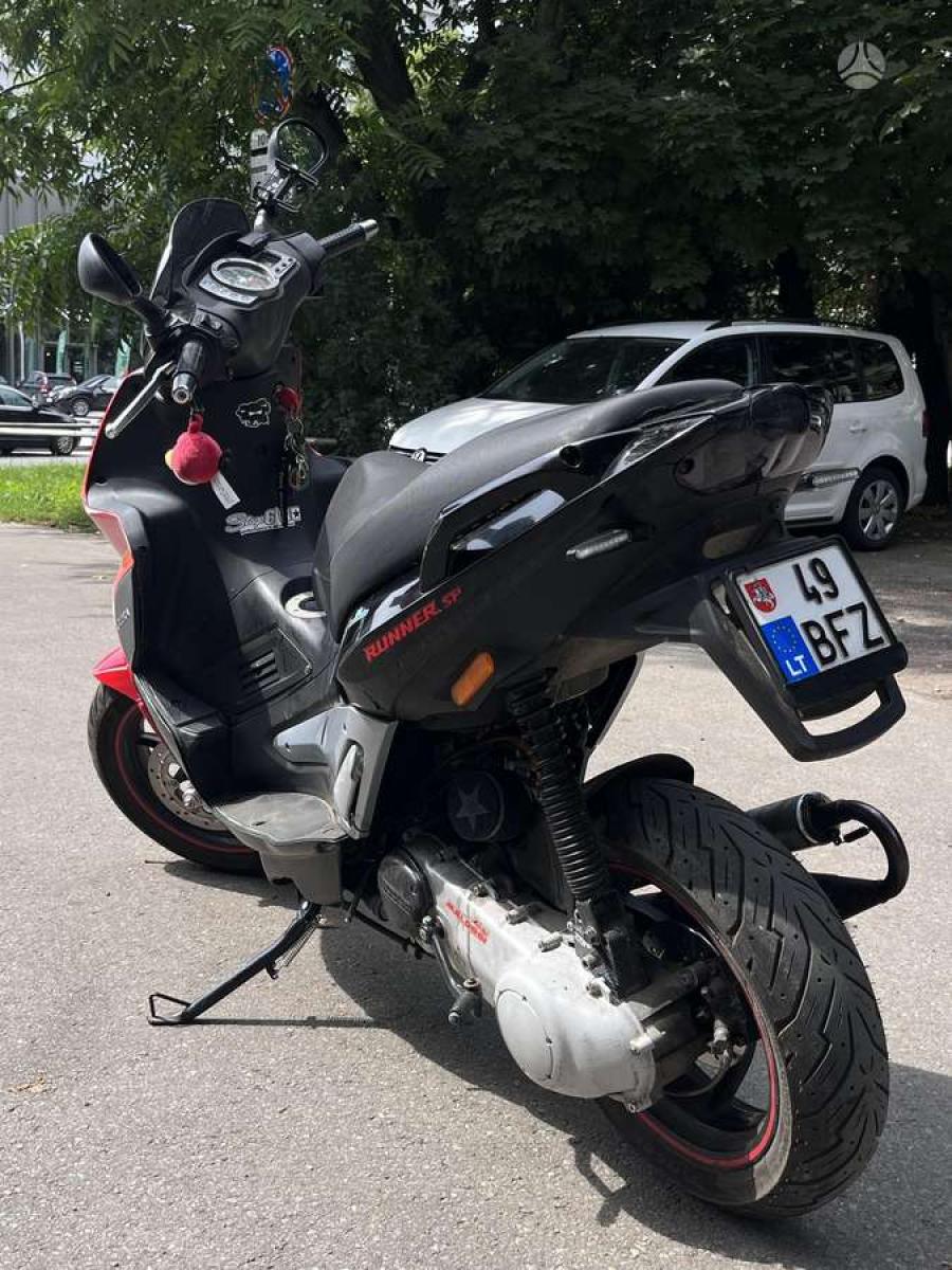 Gilera Runner 2009 Kauņa, ar dzinēja tilpumu 50.00 L un nobraukumu 22 tūkst. km par 1499 €, foto 7 vietnē AUTOMOTO.COM.LV