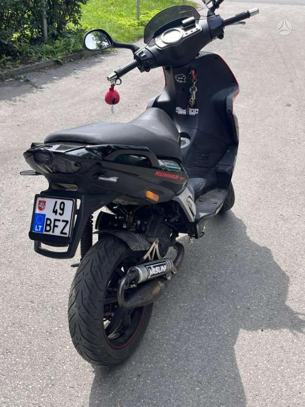Gilera Runner 2009 in Kaunas, with an engine capacity of 50.00 L and mileage of 22 thousand km for 1499 €, photo 8 on AUTOMOTO.COM.LV