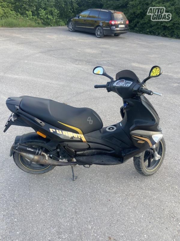 Gilera Runner 2013 Kauņa, ar dzinēja tilpumu 0.00 L un nobraukumu 0 tūkst. km par 1350 €, foto 4 vietnē AUTOMOTO.COM.LV