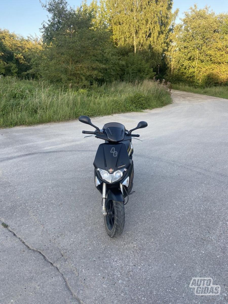 Gilera Runner 2013 Kauņa, ar dzinēja tilpumu 0.00 L un nobraukumu 0 tūkst. km par 1350 €, foto 5 vietnē AUTOMOTO.COM.LV
