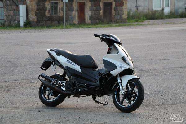 Gilera Runner 2013 в Вильнюс, объемом двигателя 0.05 л и пробегом 14 тыс. км за 1400 €, фото 1 на AUTOMOTO.COM.LV