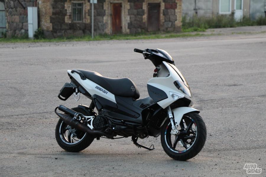 Gilera Runner 2013 Viļņa, ar dzinēja tilpumu 0.05 L un nobraukumu 14 tūkst. km par 1300 €, foto 1 vietnē AUTOMOTO.COM.LV