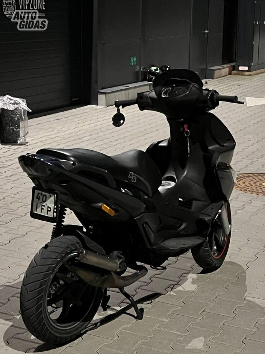 Gilera Runner 2016 Klaipėda, ar dzinēja tilpumu 0.05 L un nobraukumu 12 tūkst. km par 1600 €, foto 4 vietnē AUTOMOTO.COM.LV