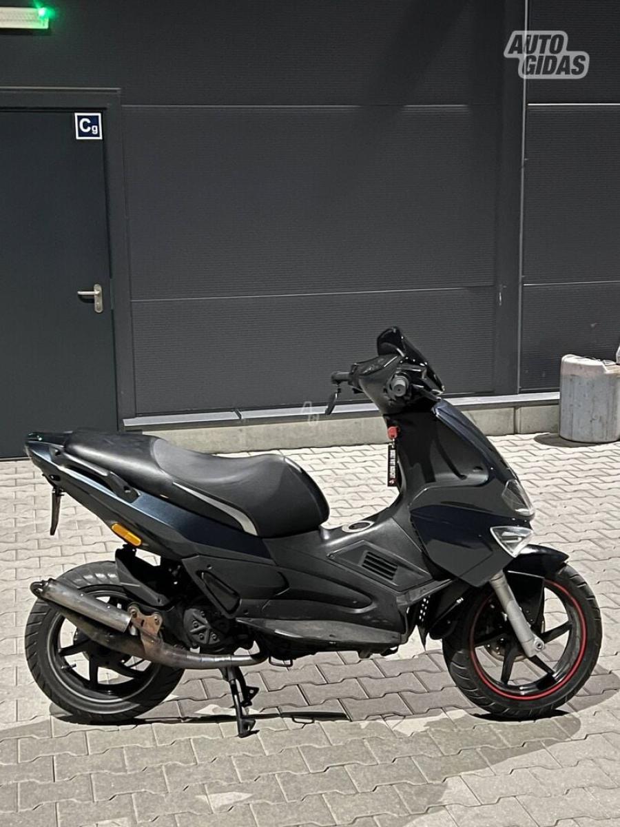 Gilera Runner 2016 Klaipėda, ar dzinēja tilpumu 0.05 L un nobraukumu 12 tūkst. km par 1600 €, foto 6 vietnē AUTOMOTO.COM.LV