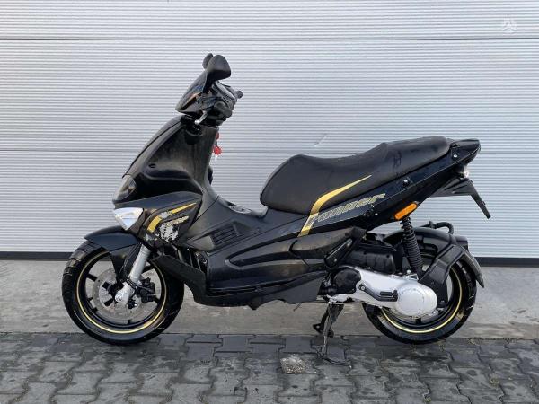 Gilera Runner 2017 in Vilkaviskis, with an engine capacity of 49.00 L and mileage of 3 thousand km for 1050 €, photo 4 on AUTOMOTO.COM.LV