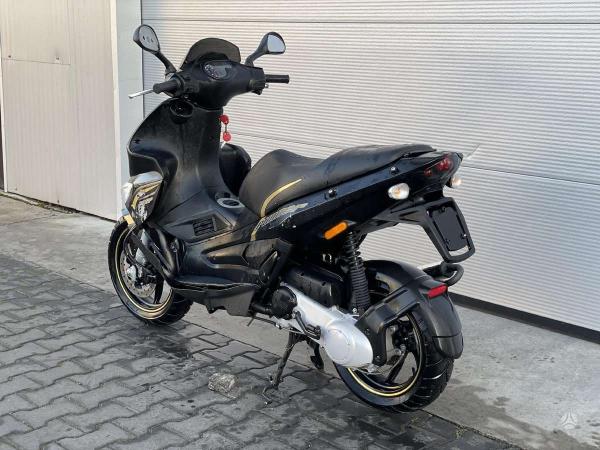 Gilera Runner 2017 in Vilkaviskis, with an engine capacity of 49.00 L and mileage of 3 thousand km for 1050 €, photo 6 on AUTOMOTO.COM.LV