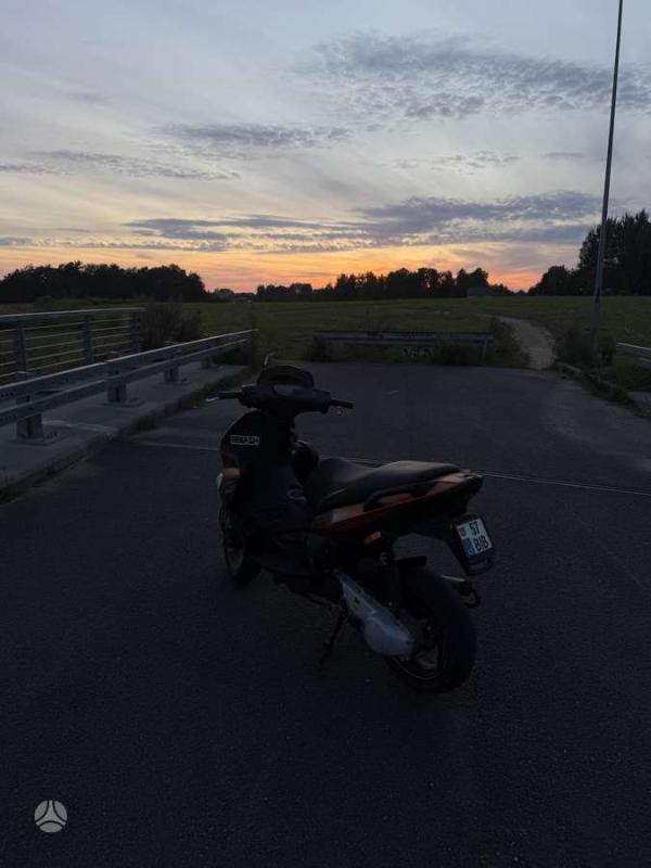 Orange Gilera Runner 2013 in Vilnius, with an engine capacity of 49.00 L and mileage of 15 thousand km for 1550 €, photo 3 on AUTOMOTO.COM.LV