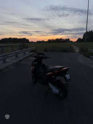 Oranžs Gilera Runner 2013 Viļņa, ar dzinēja tilpumu 49.00 L un nobraukumu 15 tūkst. km par 1550 €, foto 4 vietnē AUTOMOTO.COM.LV