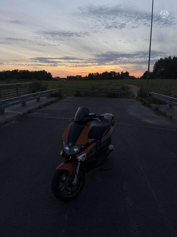 Orange Gilera Runner 2013 in Vilnius, with an engine capacity of 49.00 L and mileage of 15 thousand km for 1550 €, photo 4 on AUTOMOTO.COM.LV