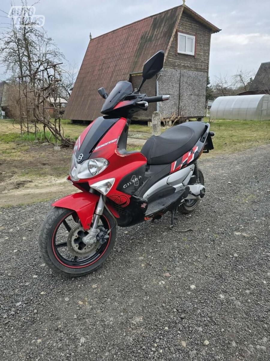 Red Gilera Runner 2007 in Panevezys, with an engine capacity of 0.05 L and mileage of 16 thousand km for 1050 €, photo 1 on AUTOMOTO.COM.LV