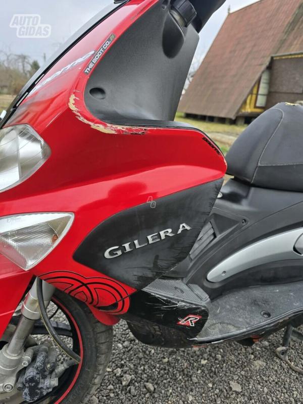 Sarkans Gilera Runner 2007 Panevēža, ar dzinēja tilpumu 0.05 L un nobraukumu 16 tūkst. km par 1050 €, foto 6 vietnē AUTOMOTO.COM.LV