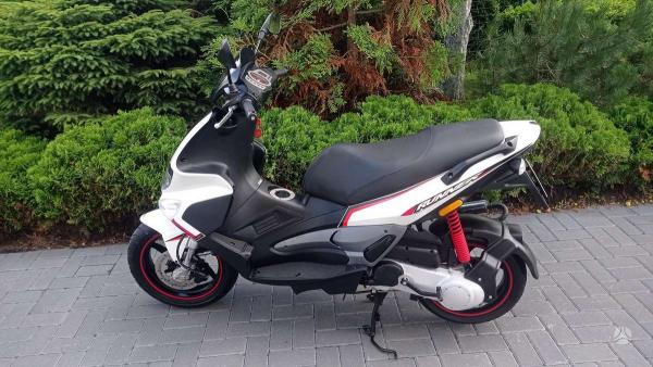 Balts Gilera Runner 2014 Vievis, ar dzinēja tilpumu 49.00 L un nobraukumu 14 tūkst. km par 1250 €, foto 3 vietnē AUTOMOTO.COM.LV