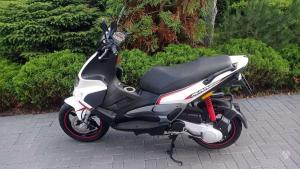Белый Gilera Runner 2014 в Вевис, объемом двигателя 49.00 л и пробегом 14 тыс. км за 1250 €, фото 4 на AUTOMOTO.COM.LV