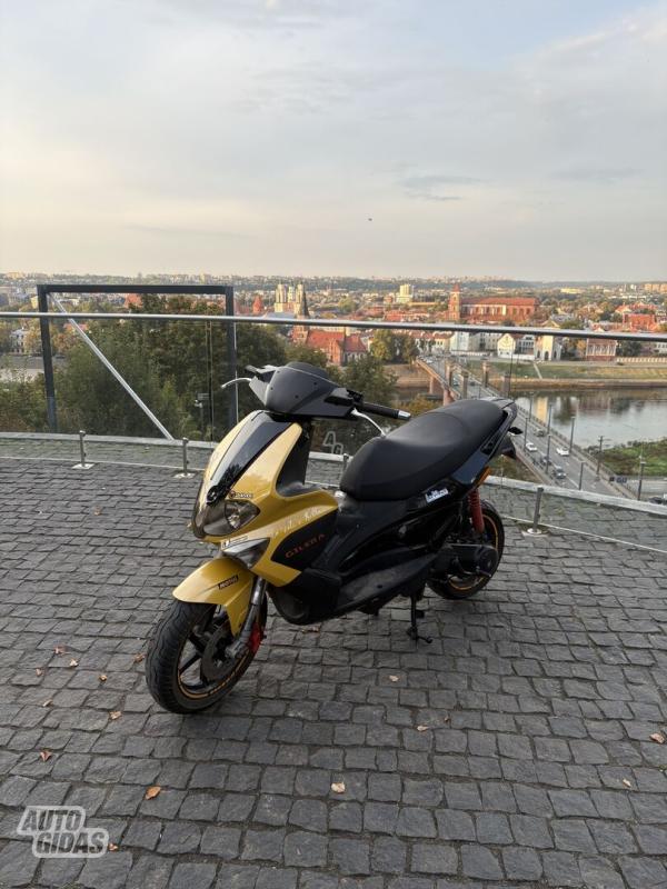 Dzeltens Gilera Runner 2008 Kauņa, ar dzinēja tilpumu 0.07 L un nobraukumu 22 tūkst. km par 925 €, foto 3 vietnē AUTOMOTO.COM.LV