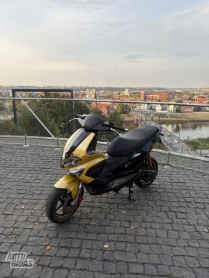 Dzeltens Gilera Runner 2008 Kauņa, ar dzinēja tilpumu 0.07 L un nobraukumu 22 tūkst. km par 925 €, foto 3 vietnē AUTOMOTO.COM.LV