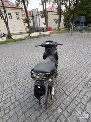 Dzeltens Gilera Runner 2008 Kauņa, ar dzinēja tilpumu 0.07 L un nobraukumu 22 tūkst. km par 925 €, foto 4 vietnē AUTOMOTO.COM.LV