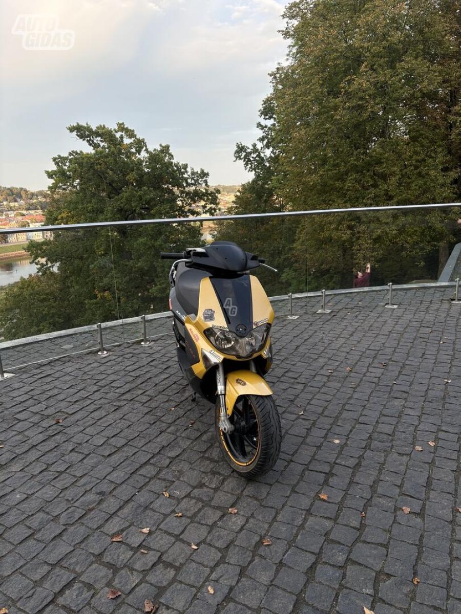 Dzeltens Gilera Runner 2008 Kauņa, ar dzinēja tilpumu 0.07 L un nobraukumu 22 tūkst. km par 925 €, foto 6 vietnē AUTOMOTO.COM.LV
