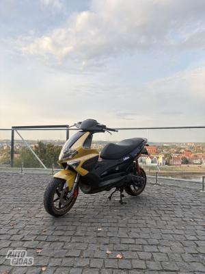 Dzeltens Gilera Runner 2008 Kauņa, ar dzinēja tilpumu 0.07 L un nobraukumu 22 tūkst. km par 925 €, foto 9 vietnē AUTOMOTO.COM.LV