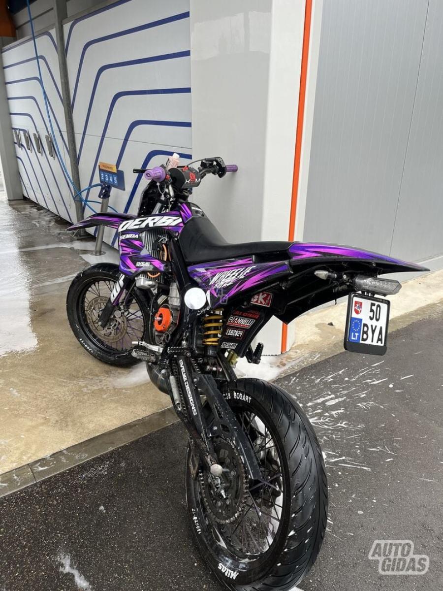 Melns Gilera SMT 2007 Alīta, ar dzinēja tilpumu 0.00 L un nobraukumu 0 tūkst. km par 2350 €, foto 3 vietnē AUTOMOTO.COM.LV