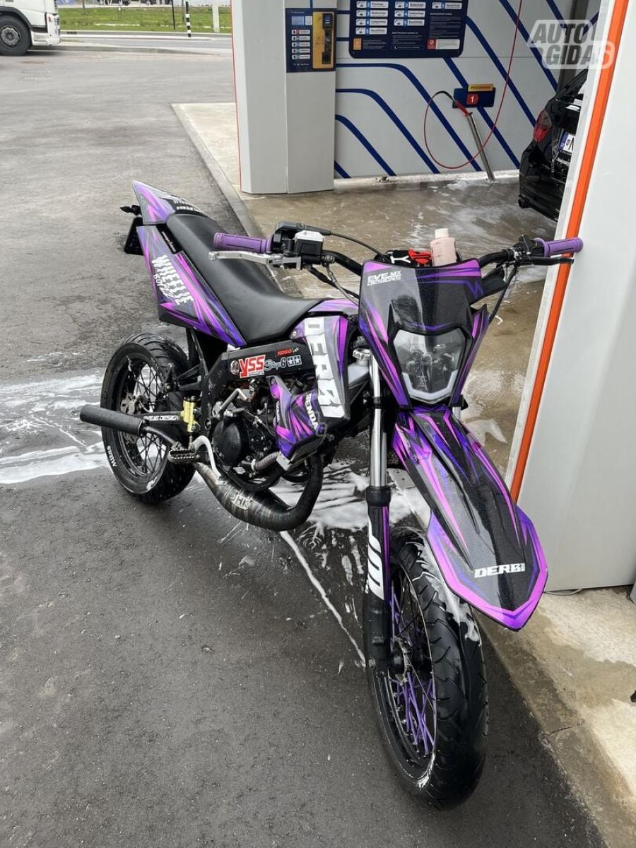Melns Gilera SMT 2007 Alīta, ar dzinēja tilpumu 0.00 L un nobraukumu 0 tūkst. km par 2350 €, foto 4 vietnē AUTOMOTO.COM.LV
