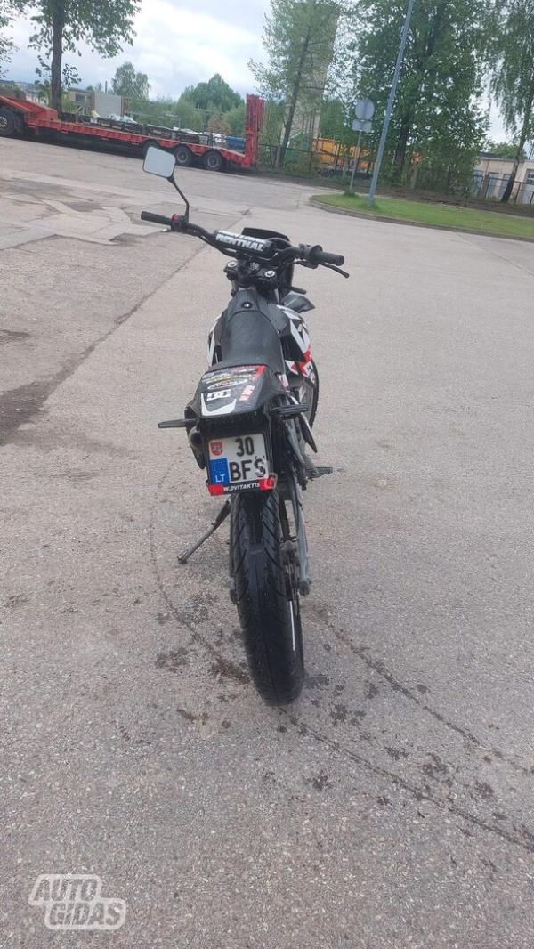 Black Gilera SMT 2010 in Vilnius, with an engine capacity of 0.05 L and mileage of 23 thousand km for 1500 €, photo 4 on AUTOMOTO.COM.LV