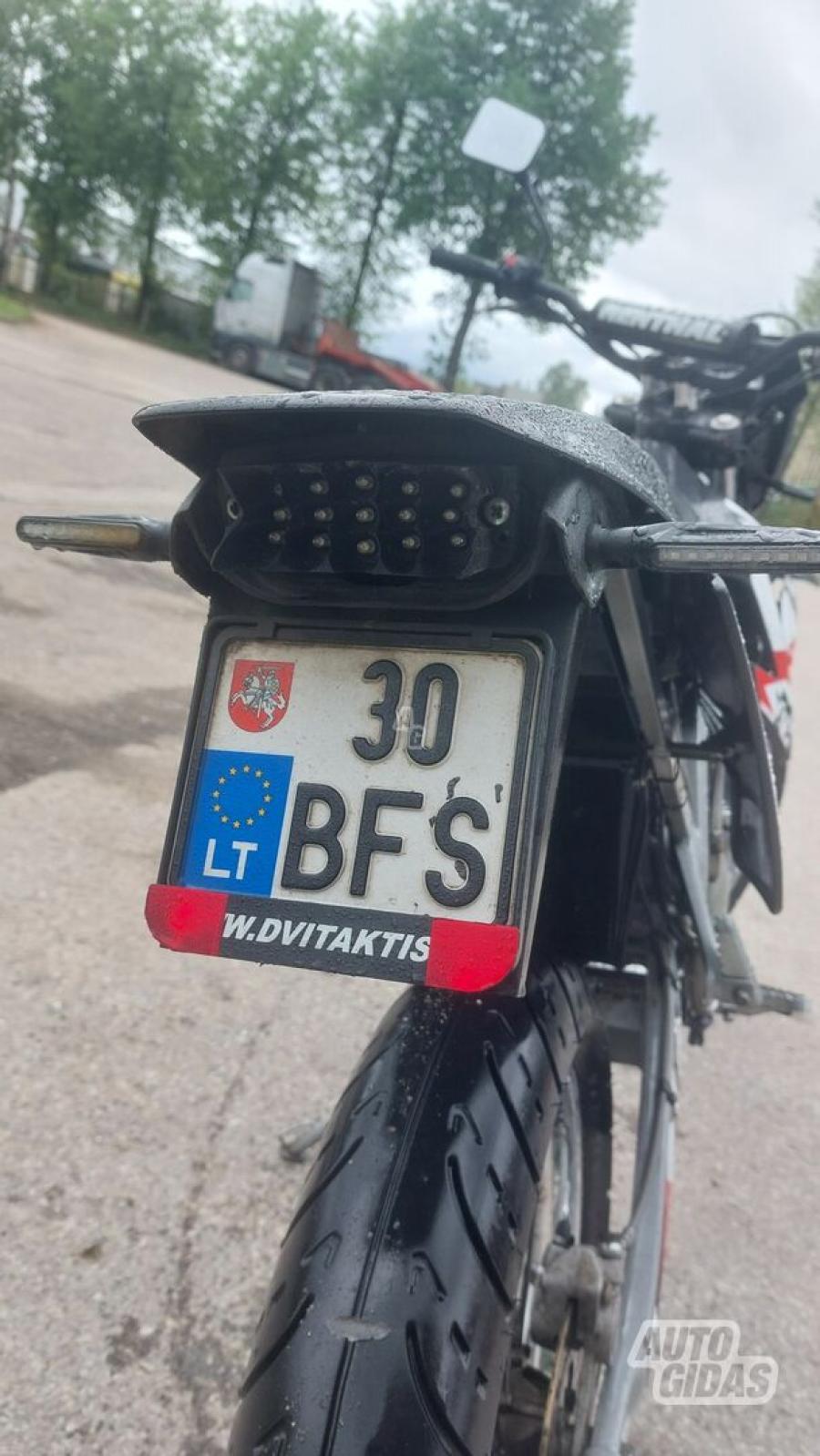 Черный Gilera SMT 2010 в Вильнюс, объемом двигателя 0.05 л и пробегом 23 тыс. км за 1500 €, фото 8 на AUTOMOTO.COM.LV