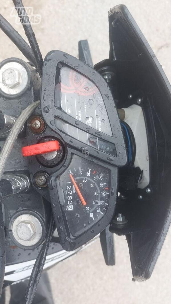 Black Gilera SMT 2010 in Vilnius, with an engine capacity of 0.05 L and mileage of 23 thousand km for 1500 €, photo 8 on AUTOMOTO.COM.LV