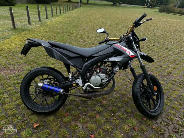 Melns Gilera SMT 2011 Anykščiai, ar dzinēja tilpumu 0.05 L un nobraukumu 26 tūkst. km par 1250 €, foto 1 vietnē AUTOMOTO.COM.LV