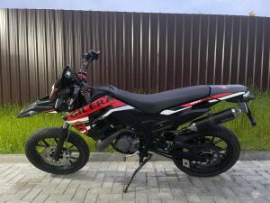 Черный Gilera SMT 2019 в Вилкавишкис, объемом двигателя 50.00 л и пробегом 17 тыс. км за 1900 €, фото 7 на AUTOMOTO.COM.LV