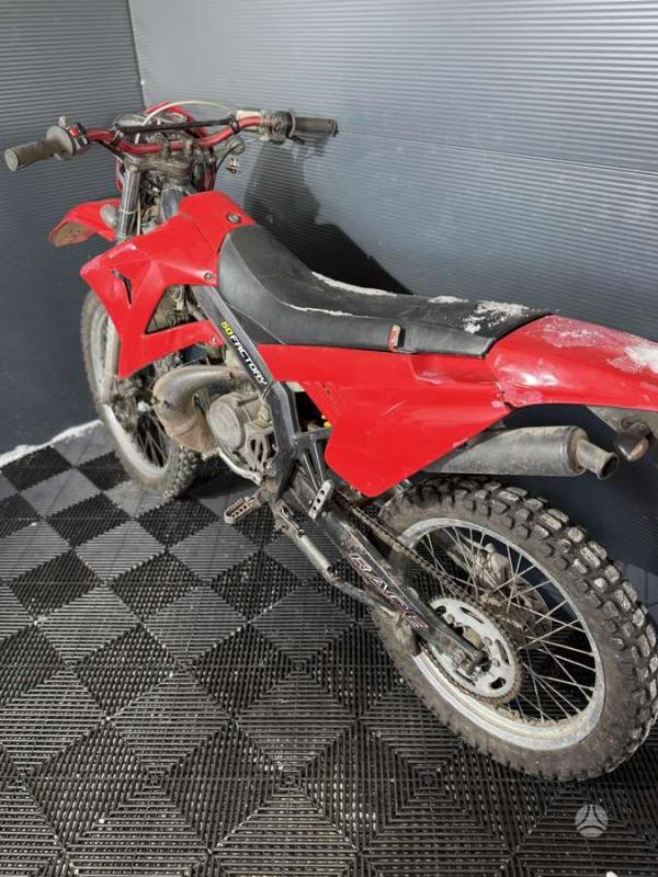 Gilera SMT 2005 в Таураге, объемом двигателя 49.00 л и пробегом 18 тыс. км за 750 €, фото 5 на AUTOMOTO.COM.LV