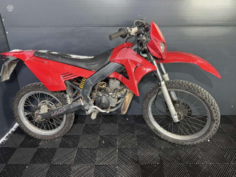 Gilera SMT 2005 в Таураге, объемом двигателя 49.00 л и пробегом 18 тыс. км за 750 €, фото 6 на AUTOMOTO.COM.LV