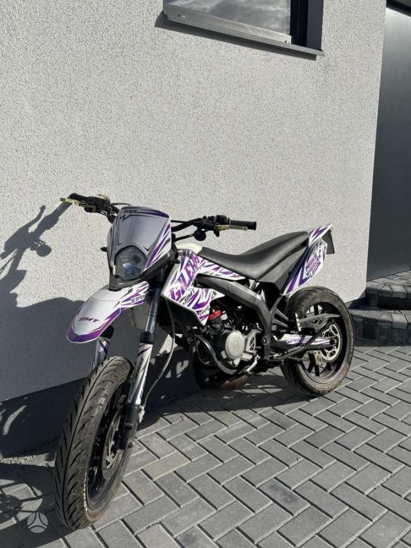 Gilera SMT 2014 in Raseiniai, with an engine capacity of 50.00 L and mileage of 25 thousand km for 2350 €, photo 3 on AUTOMOTO.COM.LV