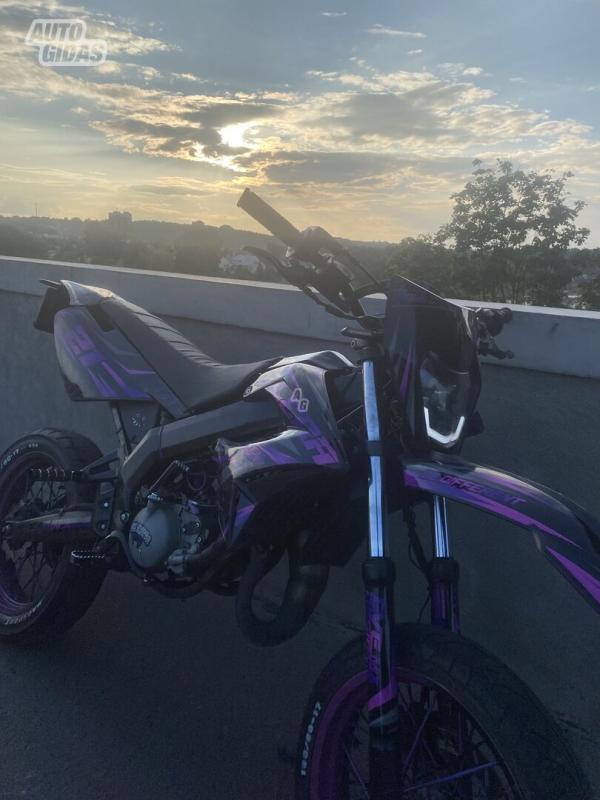 Violets Gilera SMT 2008 Alīta, ar dzinēja tilpumu 0.05 L un nobraukumu 10 tūkst. km par 1850 €, foto 1 vietnē AUTOMOTO.COM.LV