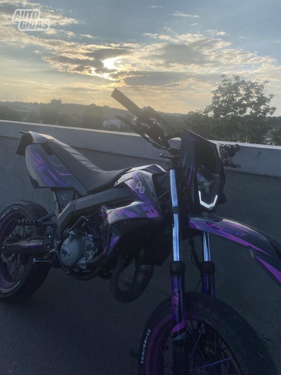 Violets Gilera SMT 2008 Alīta, ar dzinēja tilpumu 0.05 L un nobraukumu 10 tūkst. km par 1850 €, foto 1 vietnē AUTOMOTO.COM.LV