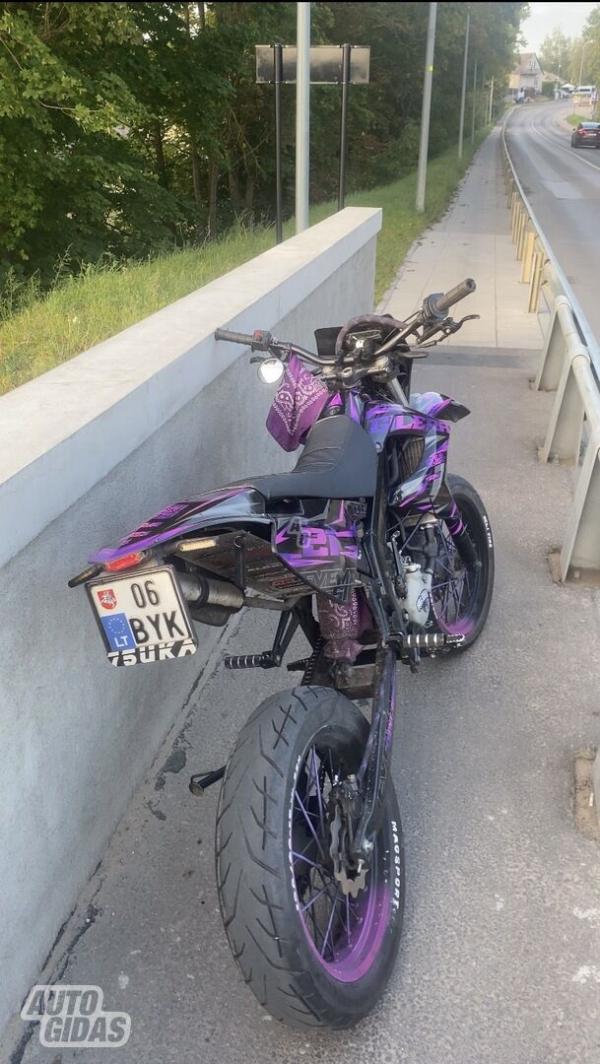 Violets Gilera SMT 2008 Alīta, ar dzinēja tilpumu 0.05 L un nobraukumu 10 tūkst. km par 1850 €, foto 3 vietnē AUTOMOTO.COM.LV