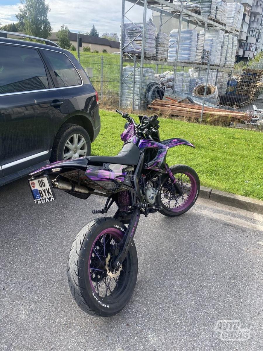 Violets Gilera SMT 2008 Alīta, ar dzinēja tilpumu 0.05 L un nobraukumu 10 tūkst. km par 1850 €, foto 6 vietnē AUTOMOTO.COM.LV