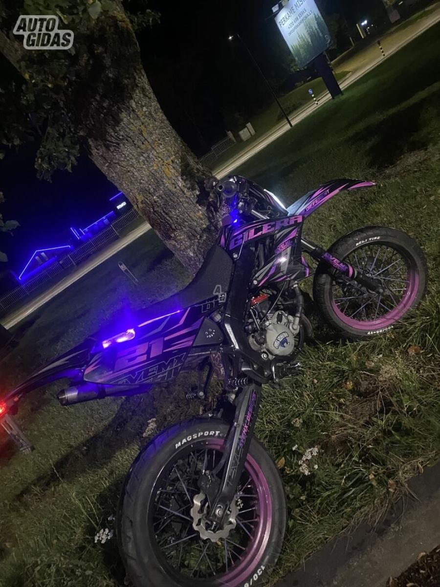 Violets Gilera SMT 2008 Alīta, ar dzinēja tilpumu 0.05 L un nobraukumu 10 tūkst. km par 1850 €, foto 7 vietnē AUTOMOTO.COM.LV