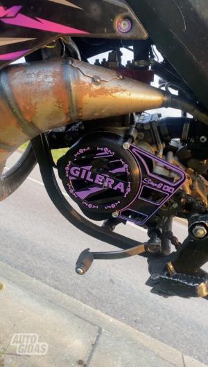 Violets Gilera SMT 2008 Alīta, ar dzinēja tilpumu 0.05 L un nobraukumu 10 tūkst. km par 1850 €, foto 8 vietnē AUTOMOTO.COM.LV
