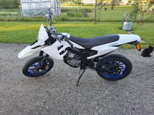 White Gilera SMT 2020 in Kelme, with an engine capacity of 0.05 L and mileage of 10 thousand km for 1800 €, photo 8 on AUTOMOTO.COM.LV