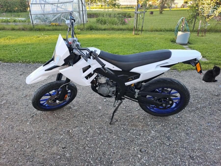 White Gilera SMT 2020 in Kelme, with an engine capacity of 0.05 L and mileage of 10 thousand km for 1800 €, photo 8 on AUTOMOTO.COM.LV