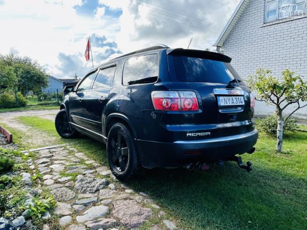GMC Acadia 2009 in Klaipeda on AUTOMOTO.COM.LV GMC Acadia 2009 in Klaipeda, with an engine capacity of 3.60 L and mileage of 366 thousand km for 3700 €, photo 3 on AUTOMOTO.COM.LV
