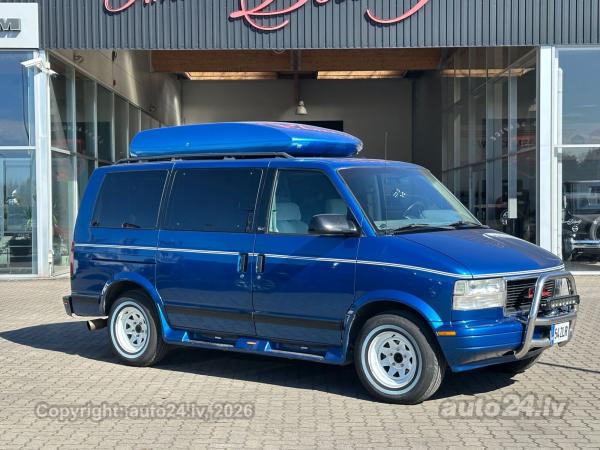 Blue GMC Safari 1995 in Tallinn, with an engine capacity of 4.30 L and mileage of 371 thousand km for 5900 €, photo 4 on AUTOMOTO.COM.LV